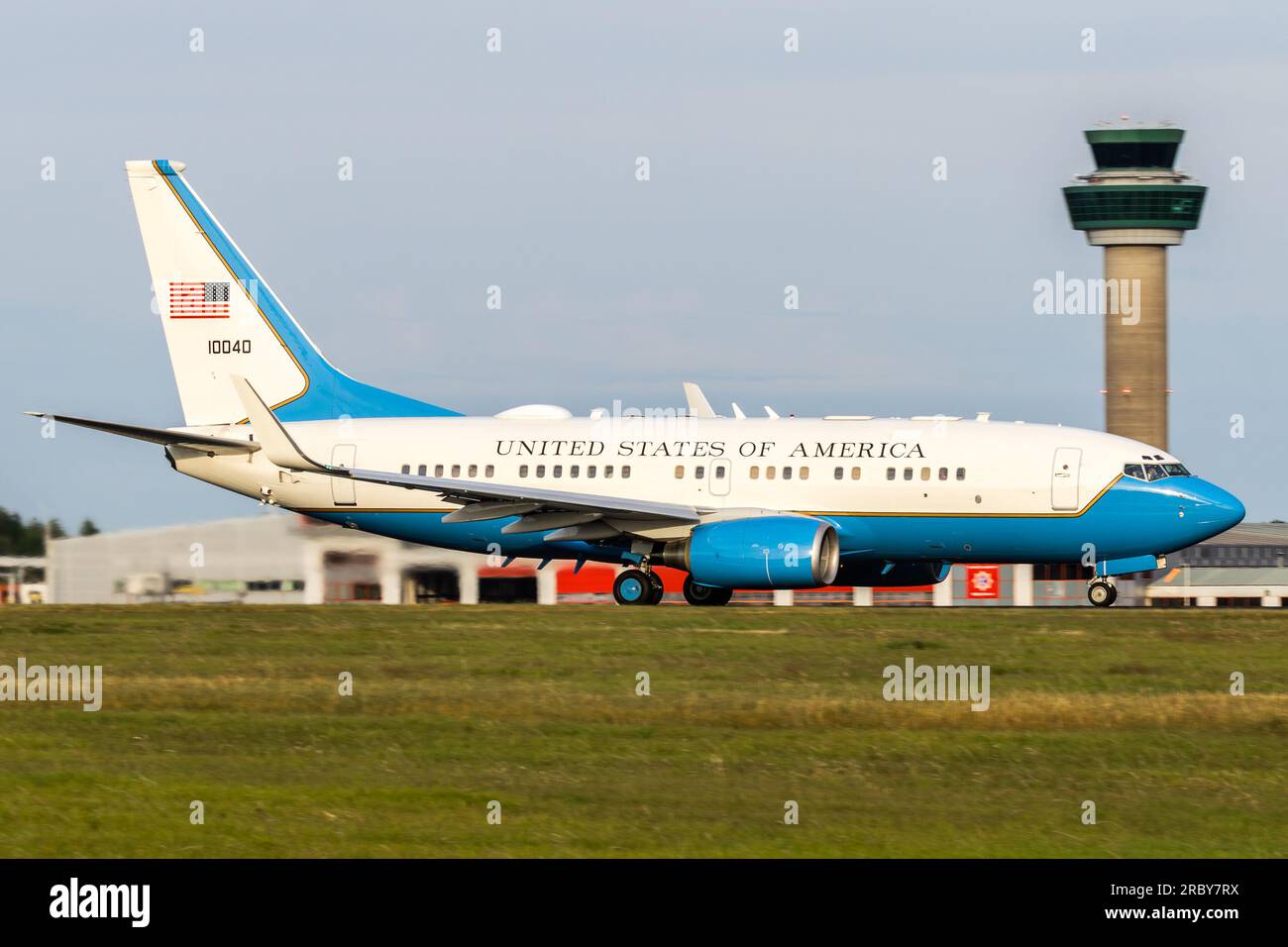 Boeing c 40 hi-res stock photography and images - Alamy
