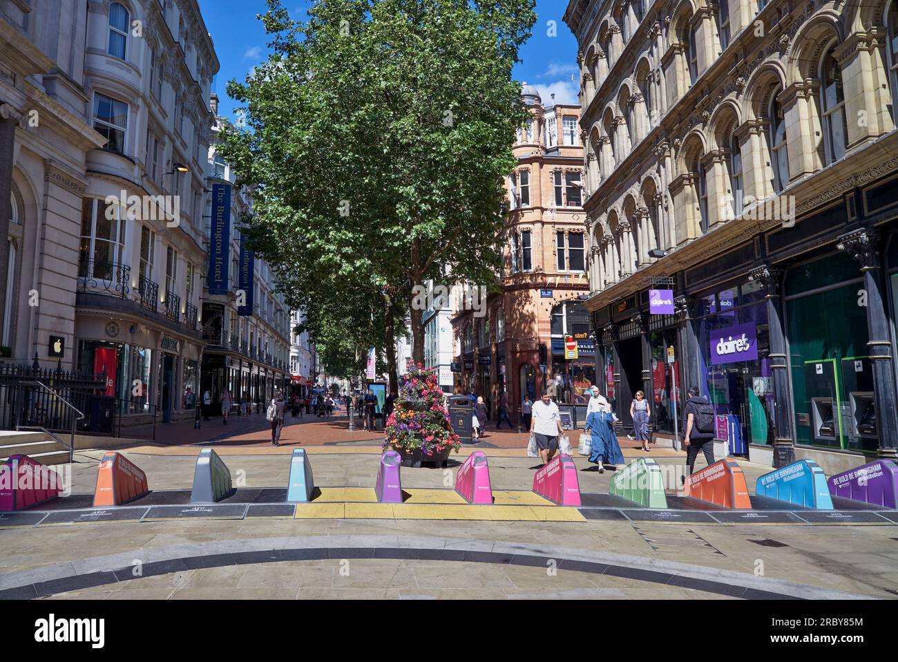 Security barriers and anti terrorist vehicle ramps New Street ...