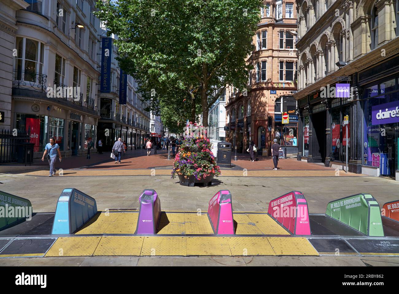 Security barriers and anti terrorist vehicle ramps New Street ...