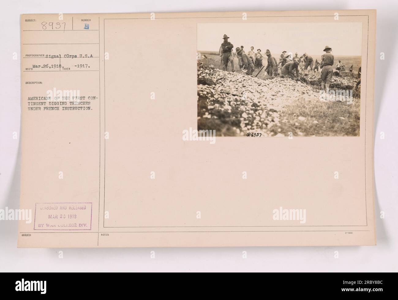 American soldiers ww1 trench hi-res stock photography and images - Alamy