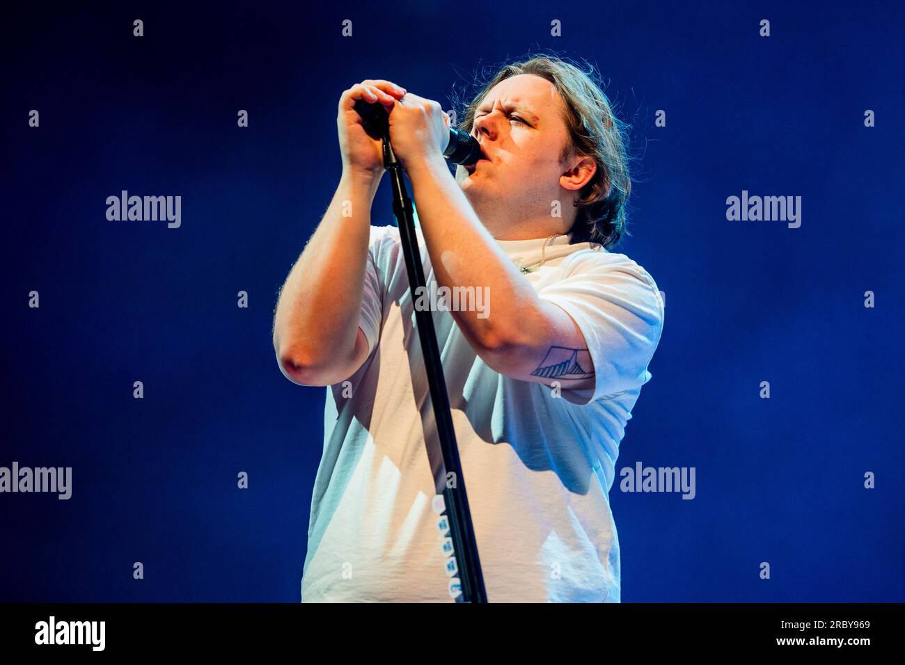 Lewis capaldi band member hi-res stock photography and images - Alamy