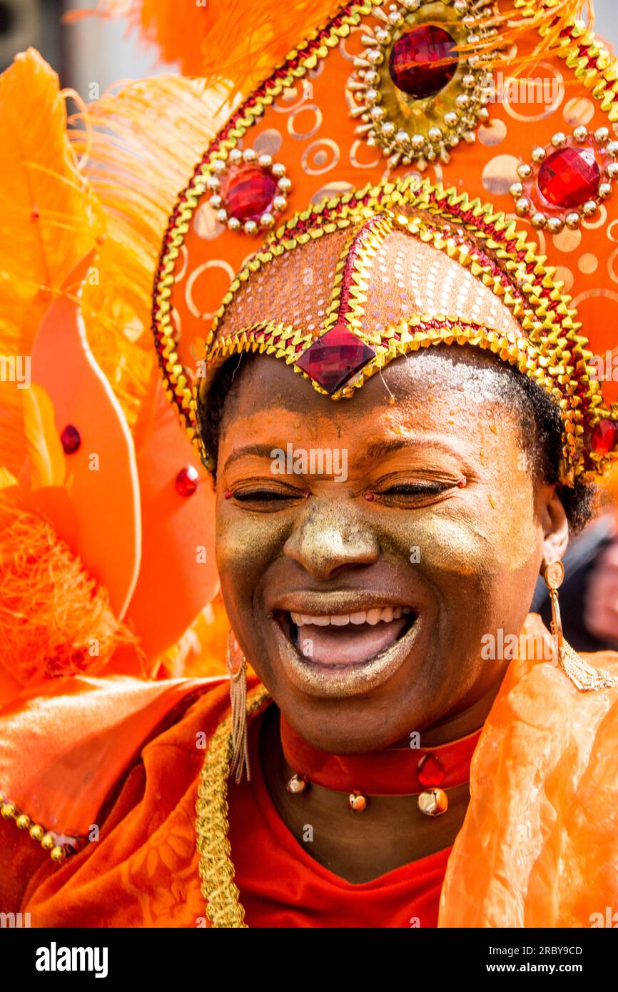 Costumed dancer at Notting Hill Carnival, London, U.K Stock Photo - Alamy