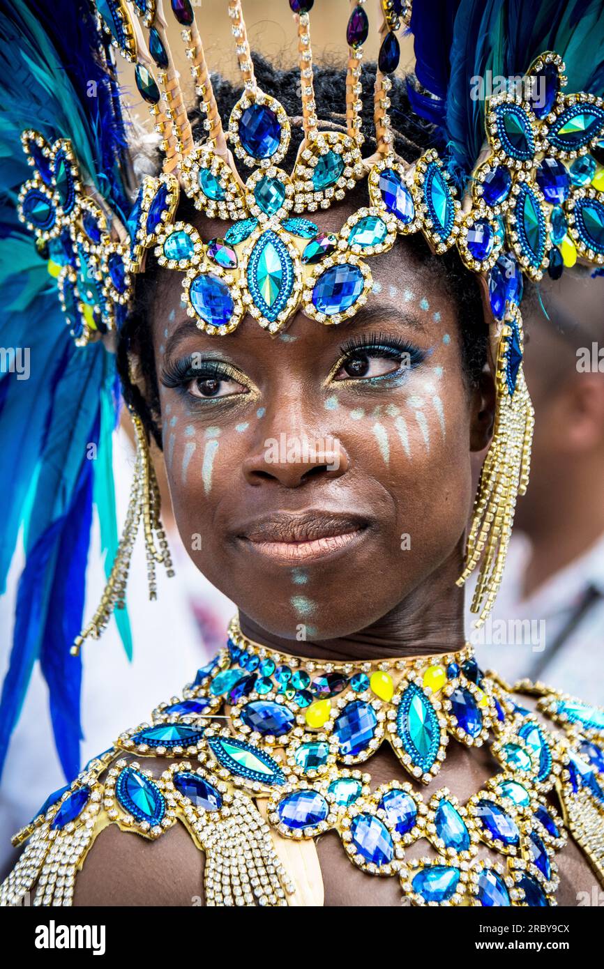 Costumed dancer at Notting Hill Carnival, London, U.K Stock Photo - Alamy