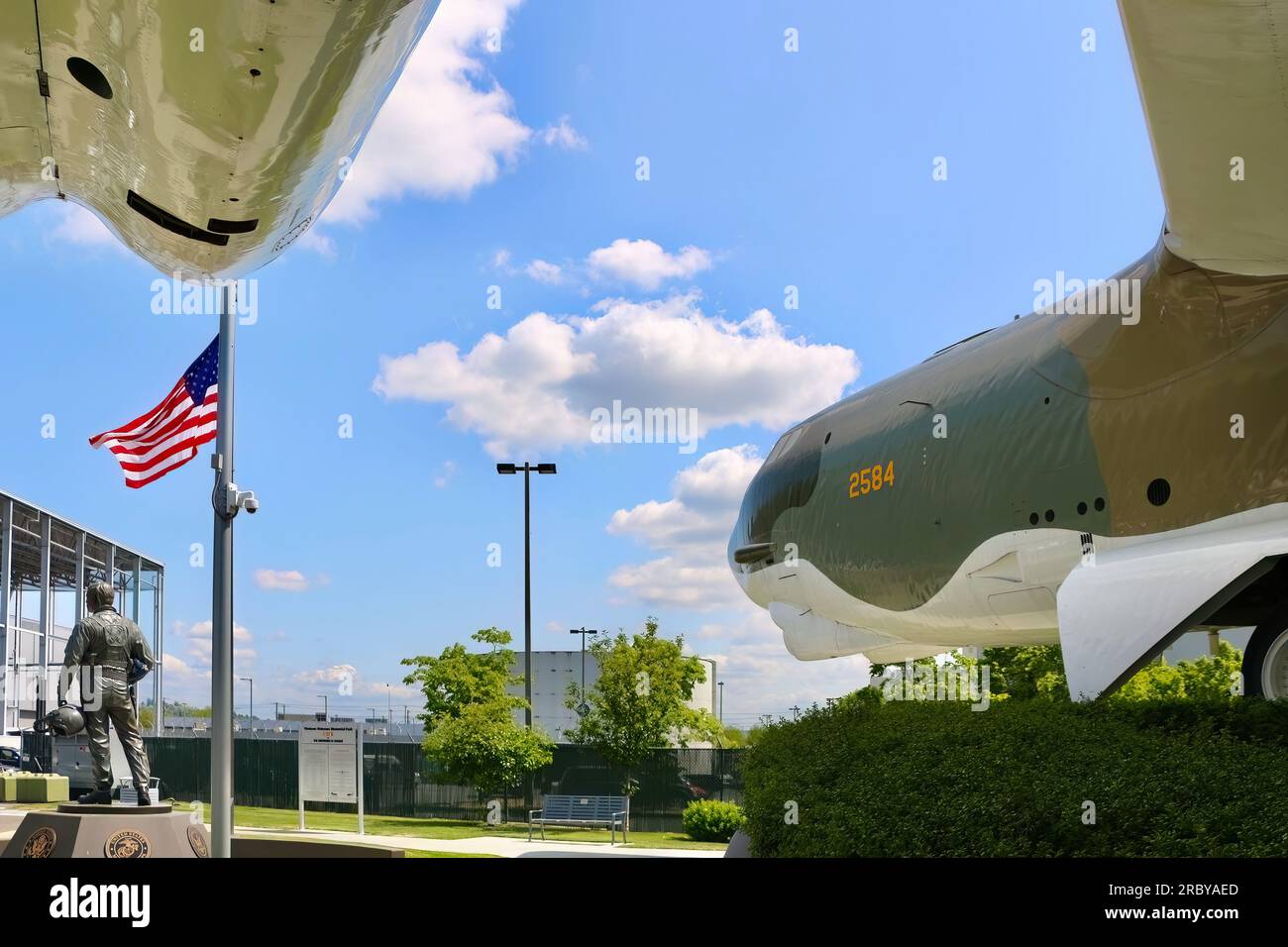 B-52G Stratofortress 59-2584 Midnight Express strategic long-range ...