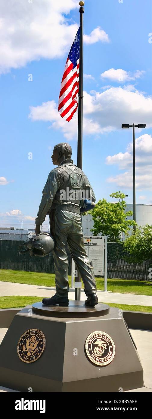Vietnam airman statue by artist James J. Nance at the Vietnam Veterans ...