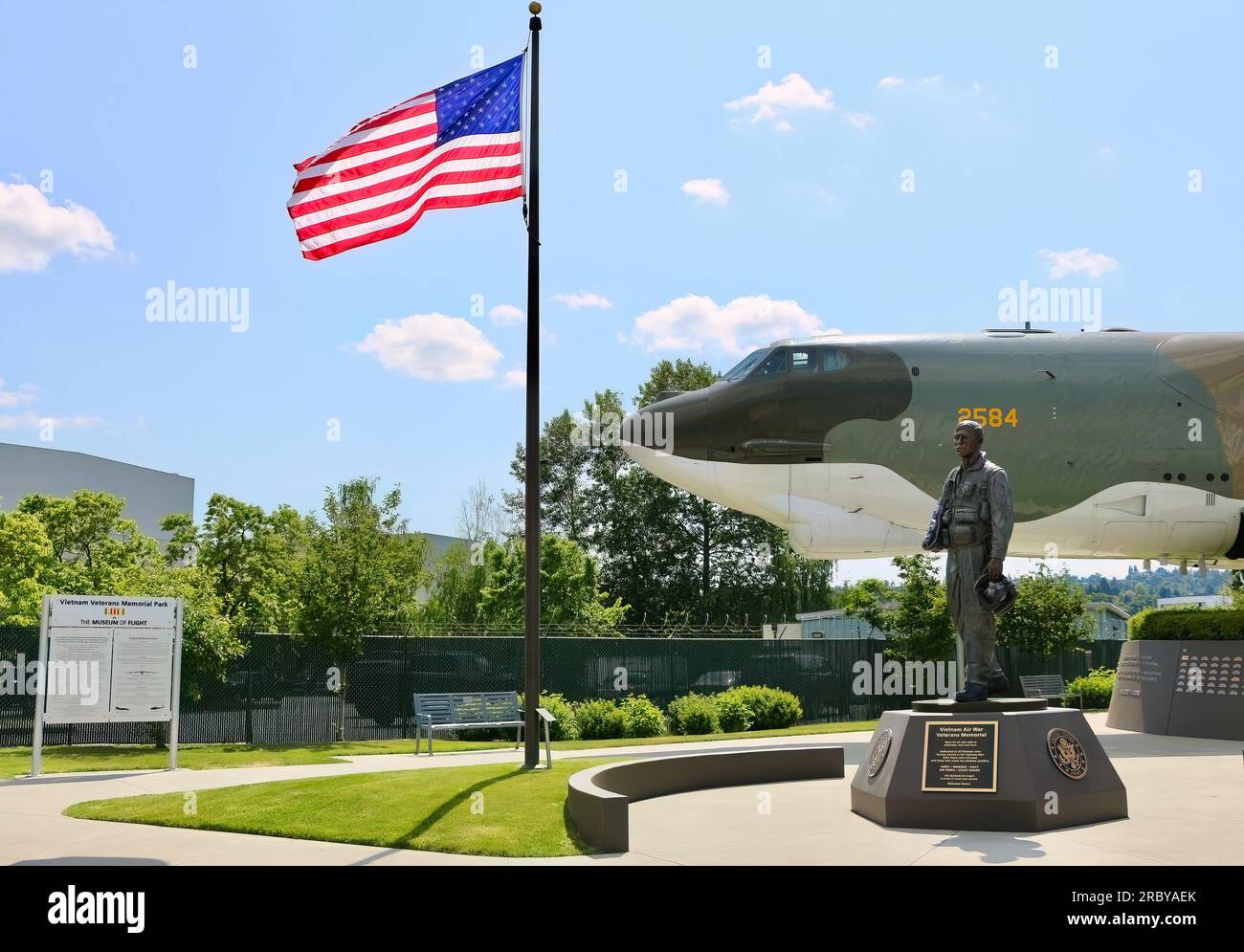 B-52G Stratofortress 59-2584 Midnight Express strategic long-range ...