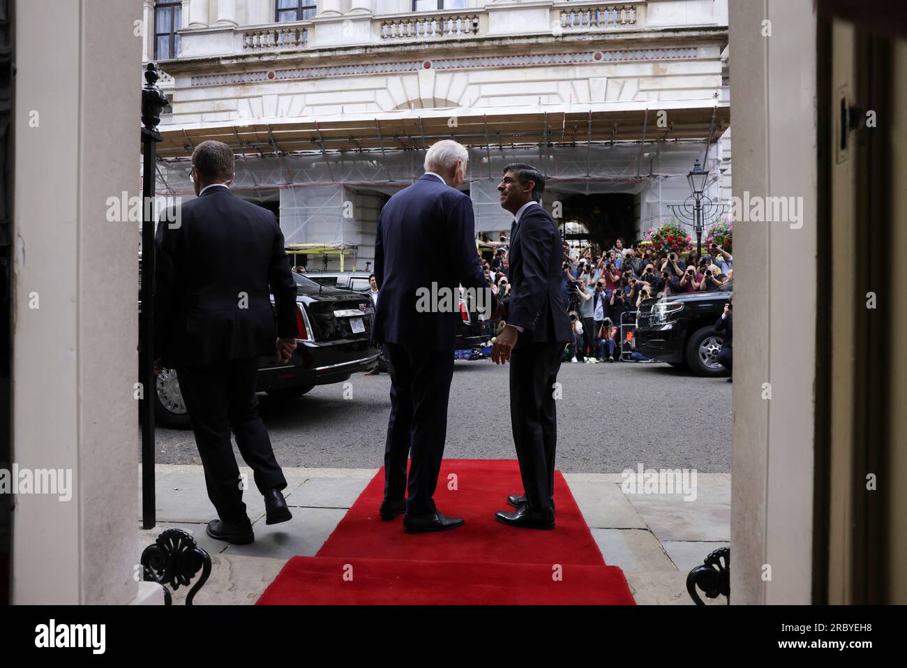 London, United Kingdom. 10th July, 2023. U.S President Joe Biden, left ...