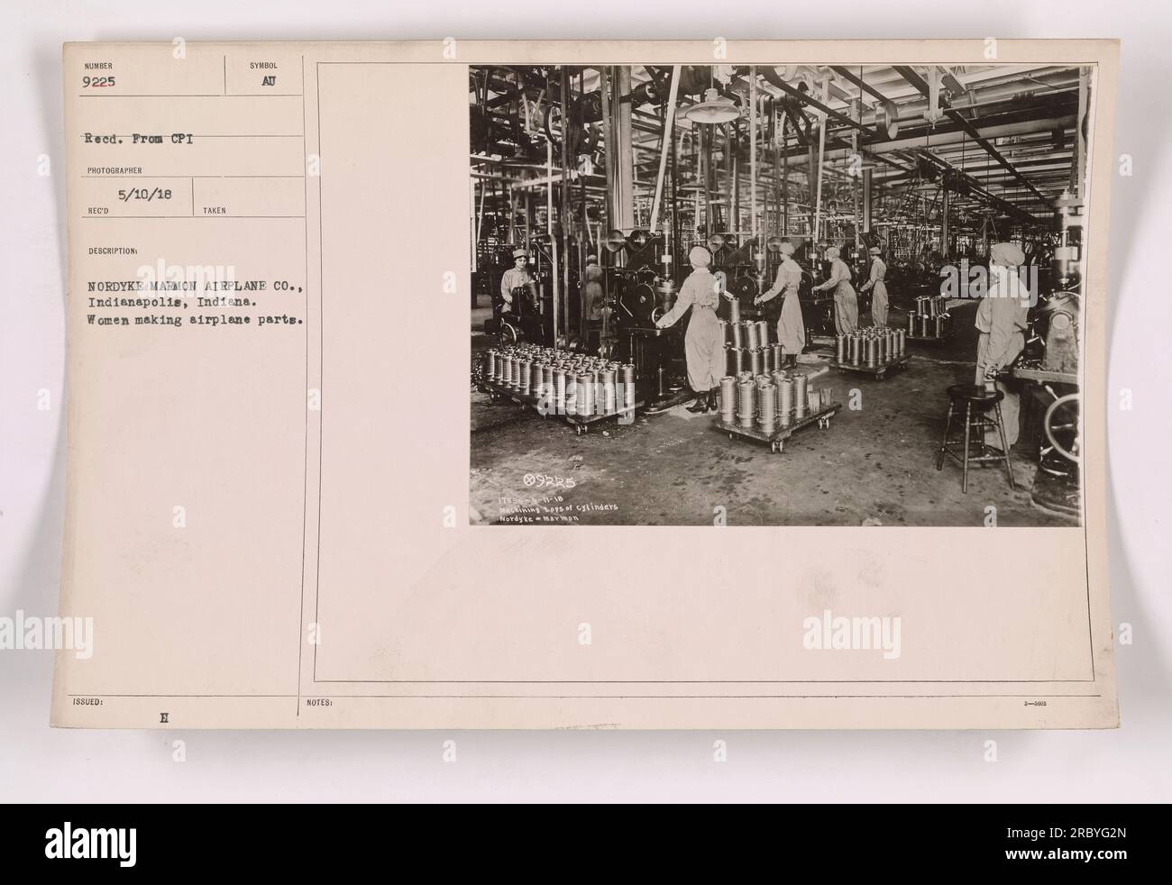 Gender equality in the military hi-res stock photography and images - Alamy