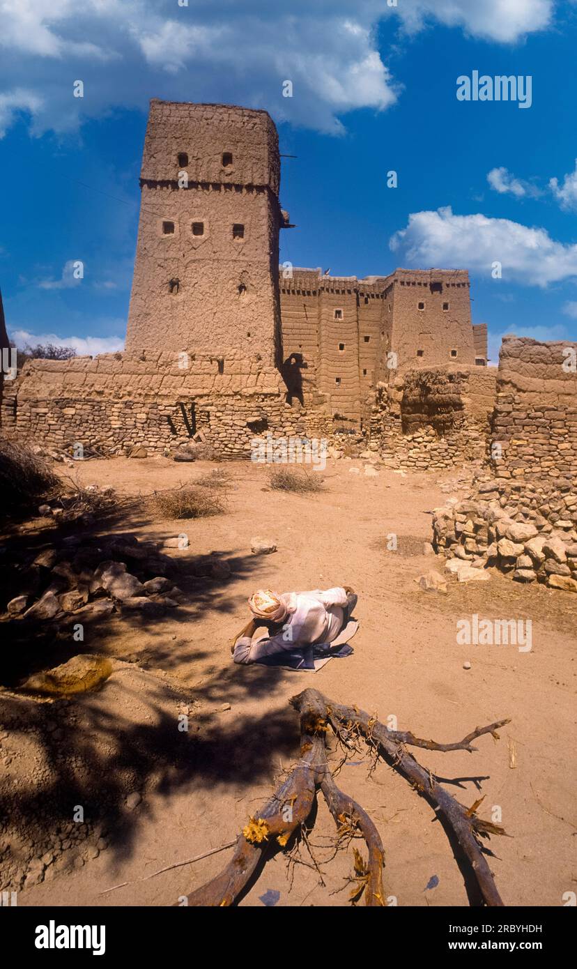 Asia Yemen - Sa'da mud and straw tower houses Stock Photo - Alamy