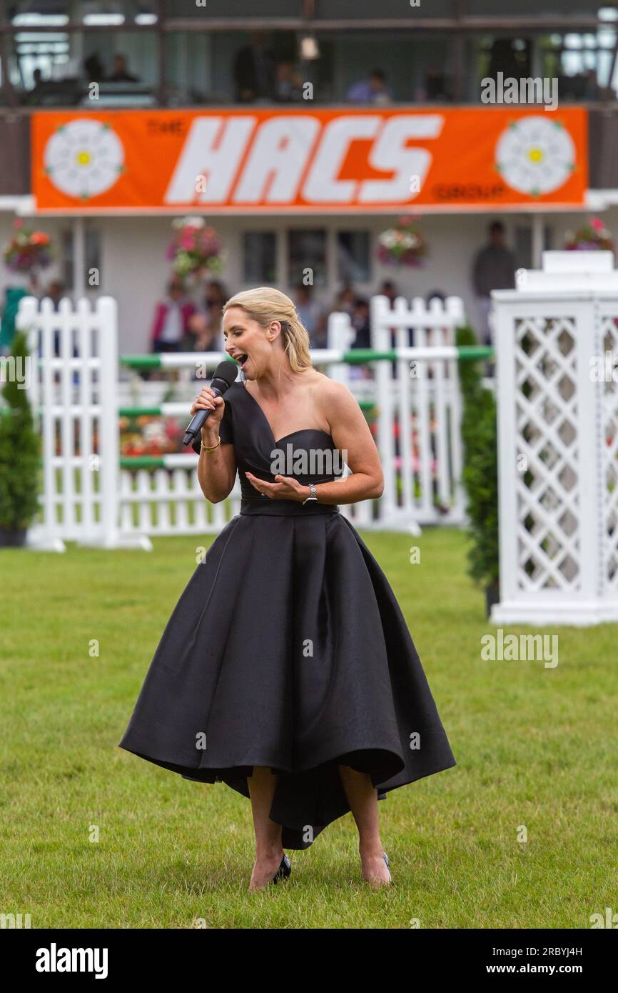 Lizzie jones hi-res stock photography and images - Alamy