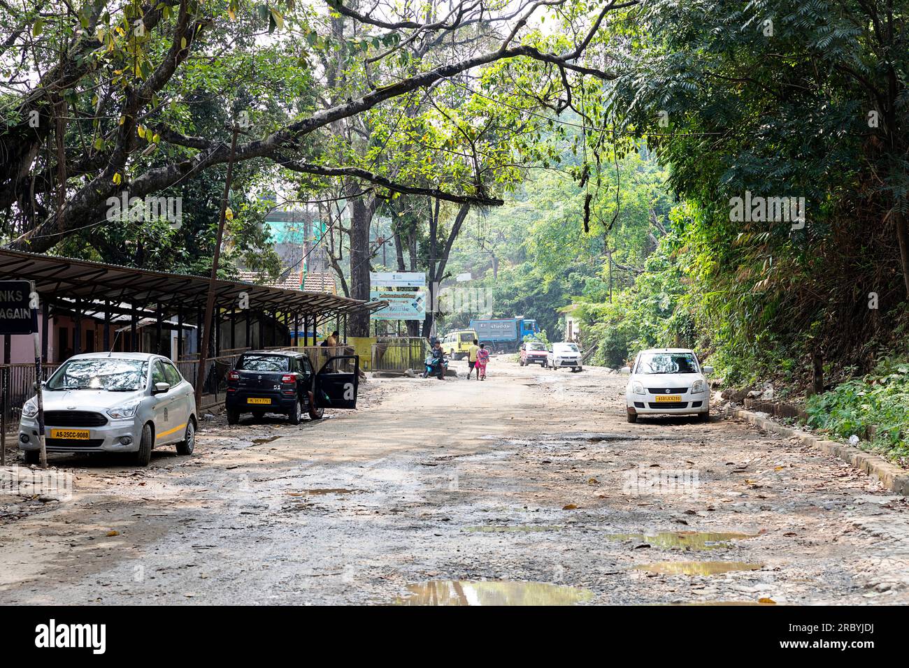 Road at Indo Bangladesh border, Meghalaya, India Stock Photo - Alamy
