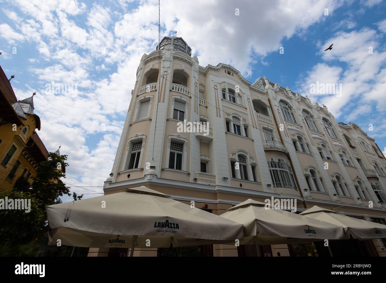 Palatul Apollo ( Apollo Palace ) built between 1912 and 1914 by Kálmán ...
