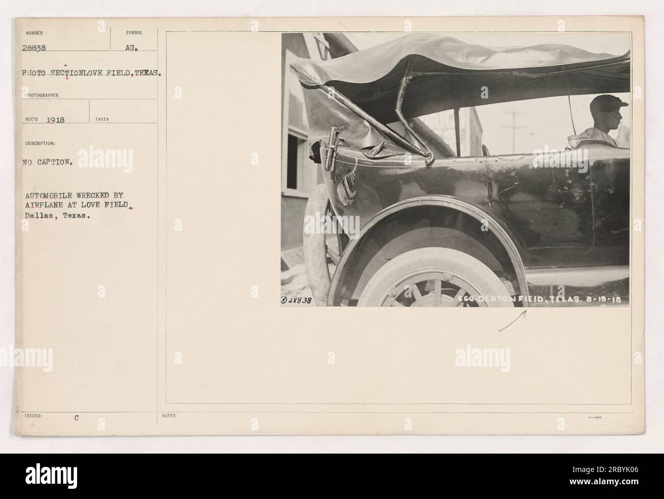 Issued au automobile wrecked by airplane hi-res stock photography and ...