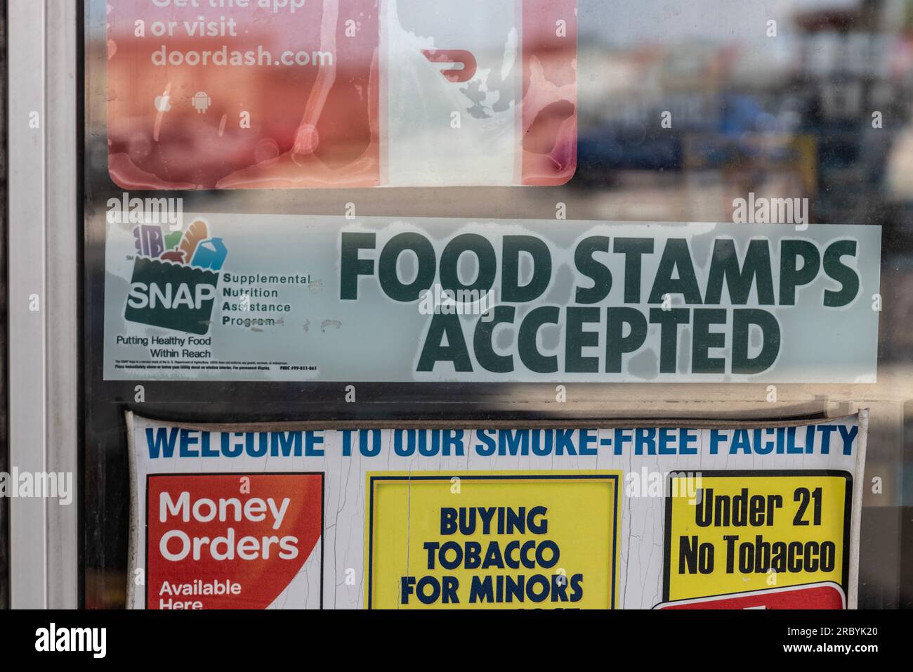 Benefits sign hi-res stock photography and images - Alamy