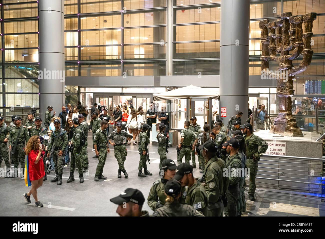 Israeli border police soldiers stand on guard during a demonstration ...
