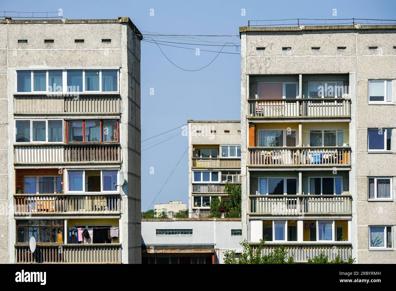 Dreary apartment block housing hi-res stock photography and images - Alamy