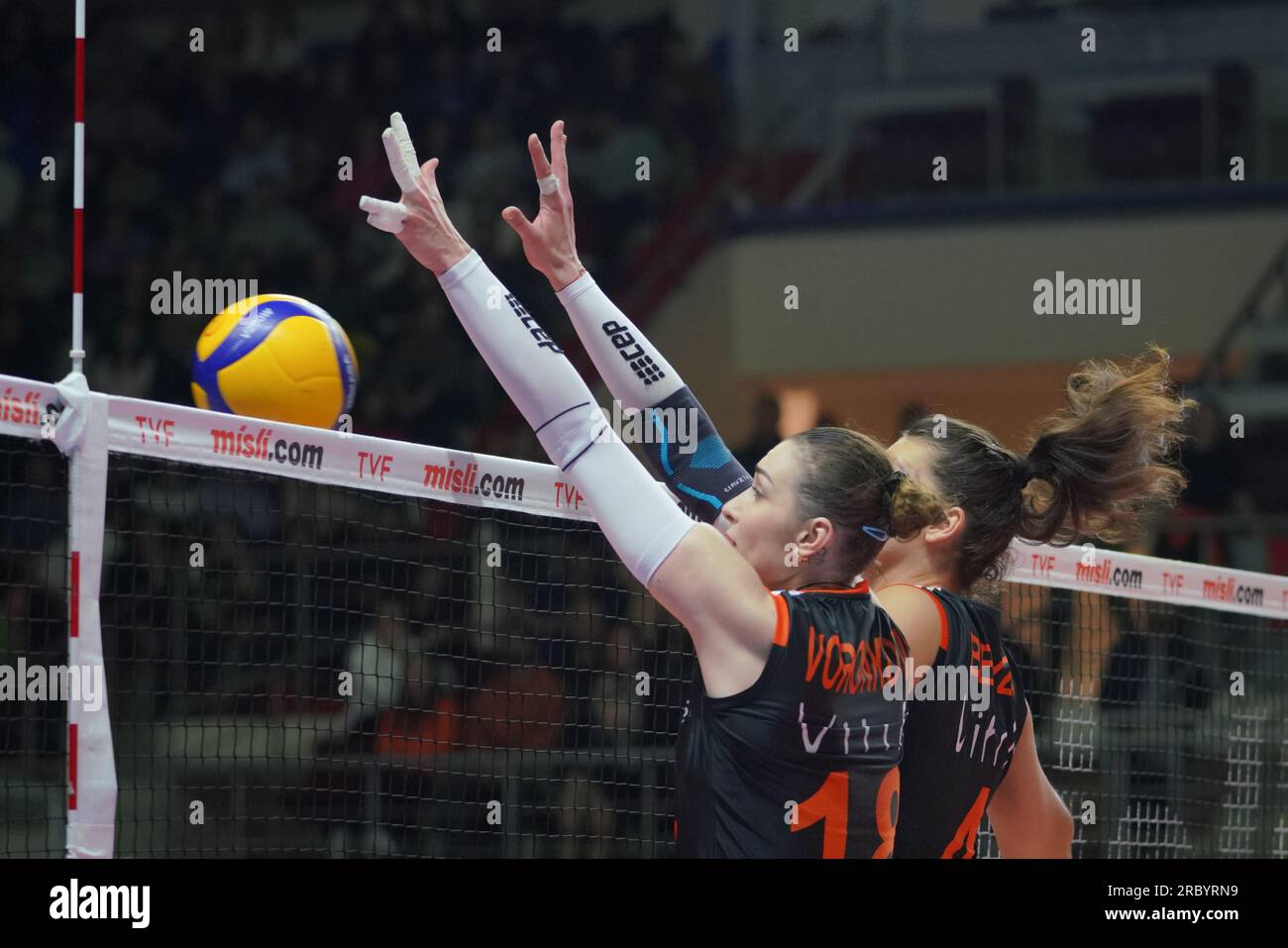 ISTANBUL, TURKIYE - JANUARY 21, 2023: Irina Voronkova and Beyza Arici ...