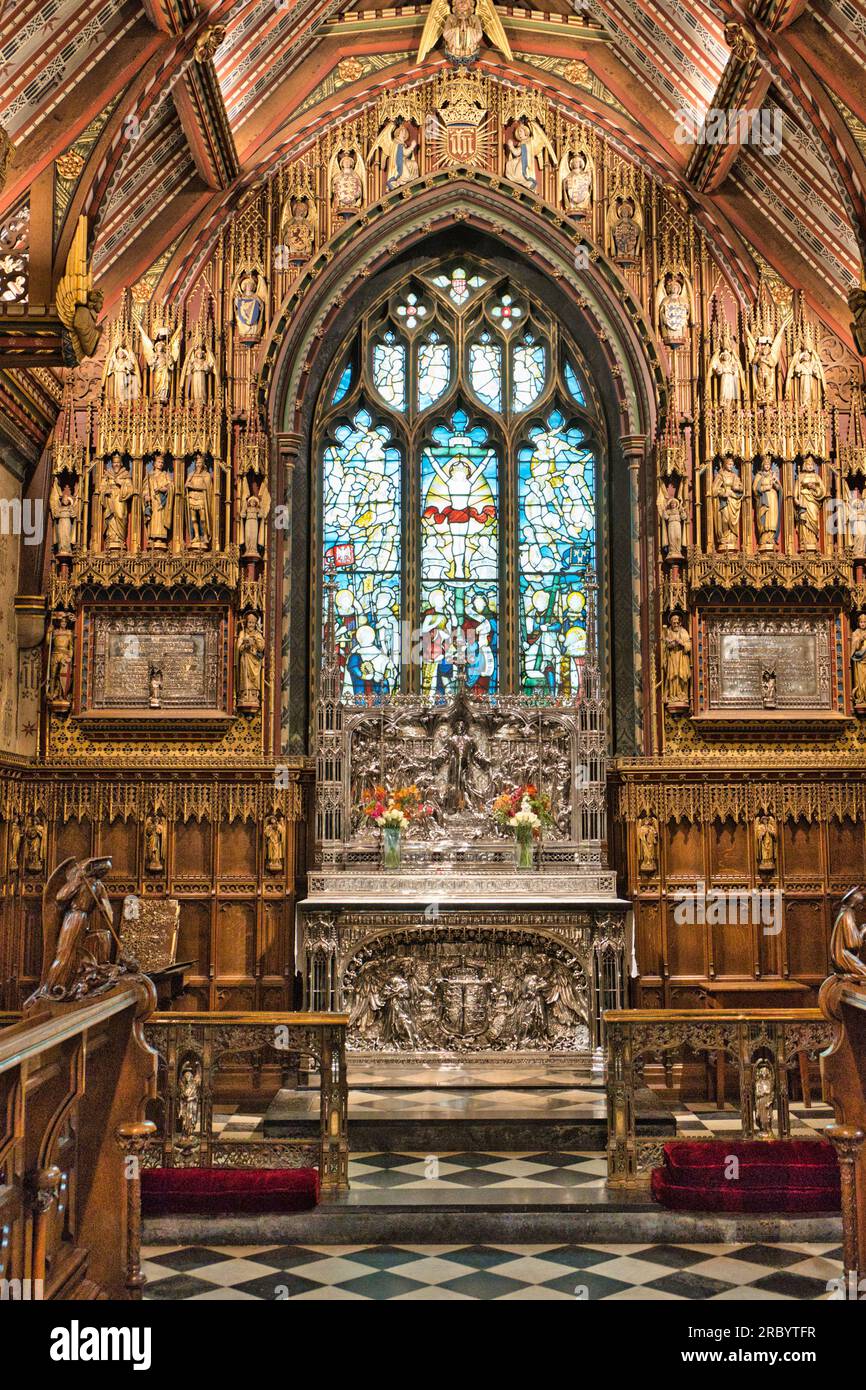 Mary altar house hi-res stock photography and images - Alamy