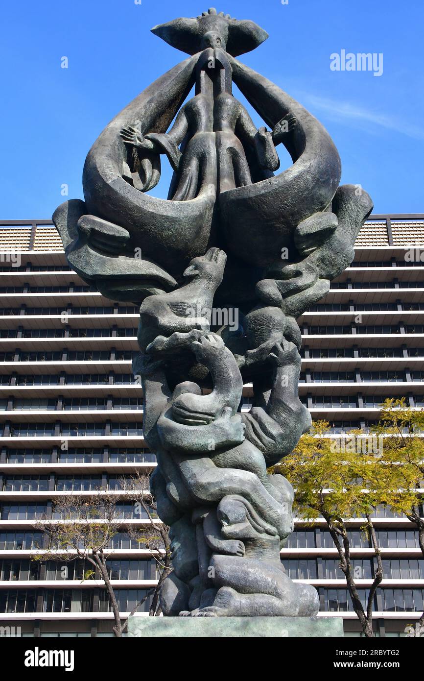 Peace on Earth statue, Los Angeles, USA, North America Stock Photo - Alamy