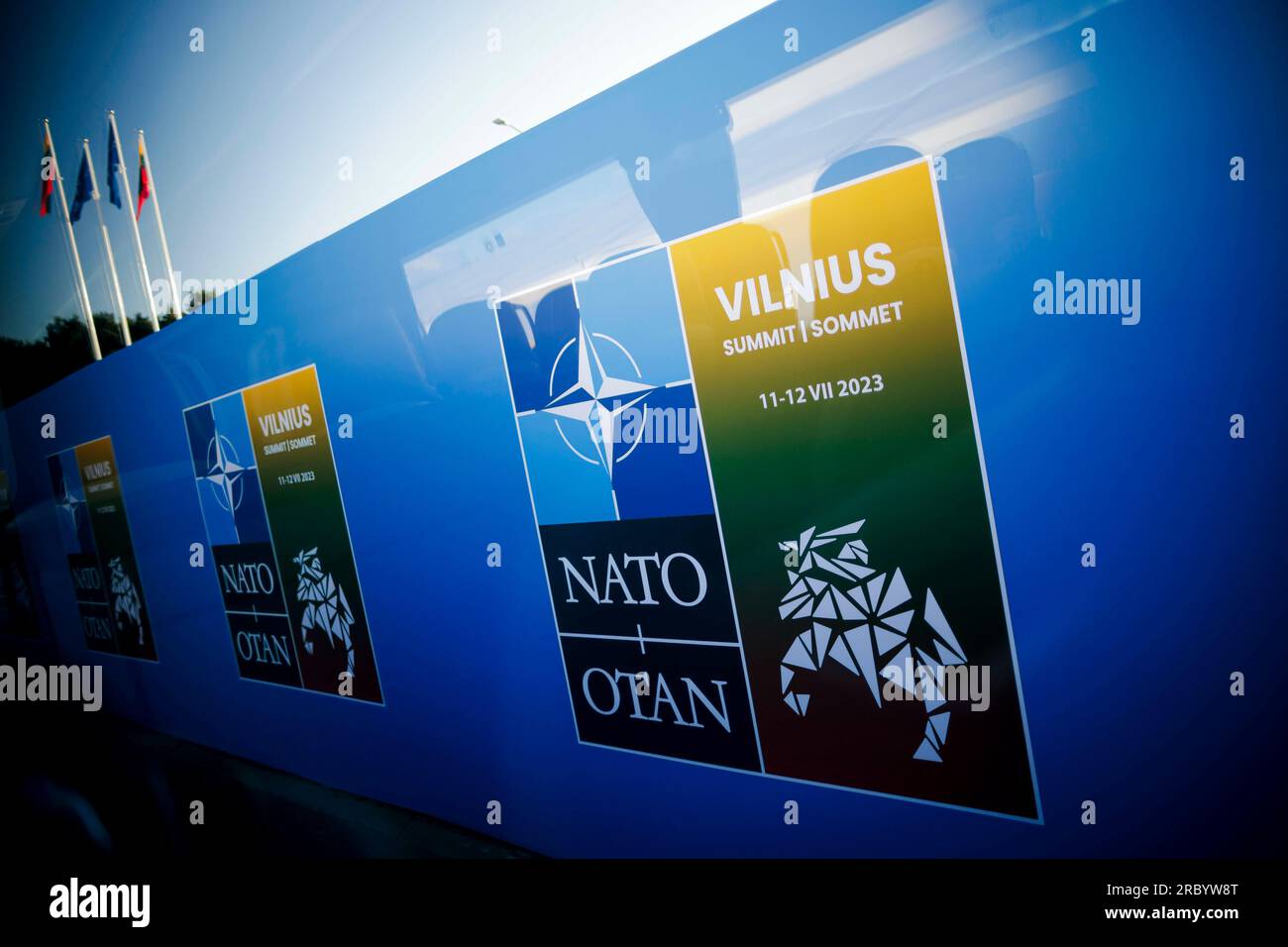 Logo nato summit hi-res stock photography and images - Alamy