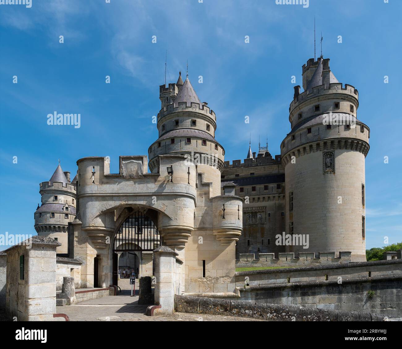 Pierrefonds castle france europe hi-res stock photography and images ...
