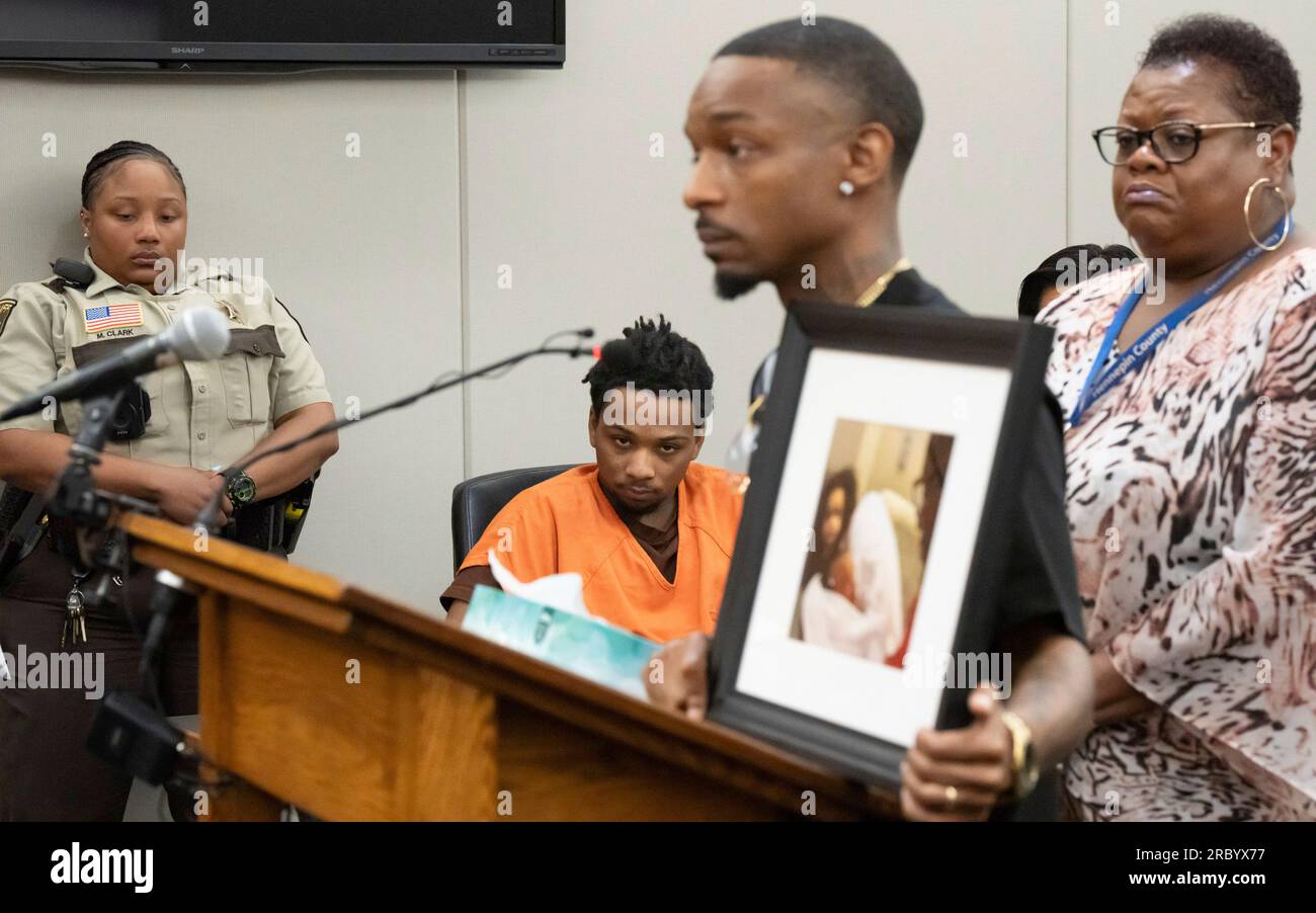 D’Pree Shareef Robinson listens as Trinity Ottoson-Smith's father ...