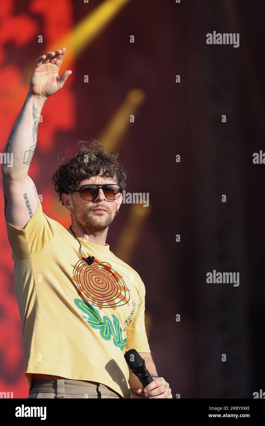 Tom Grennan, the poster and artist sings and performs live for the ...