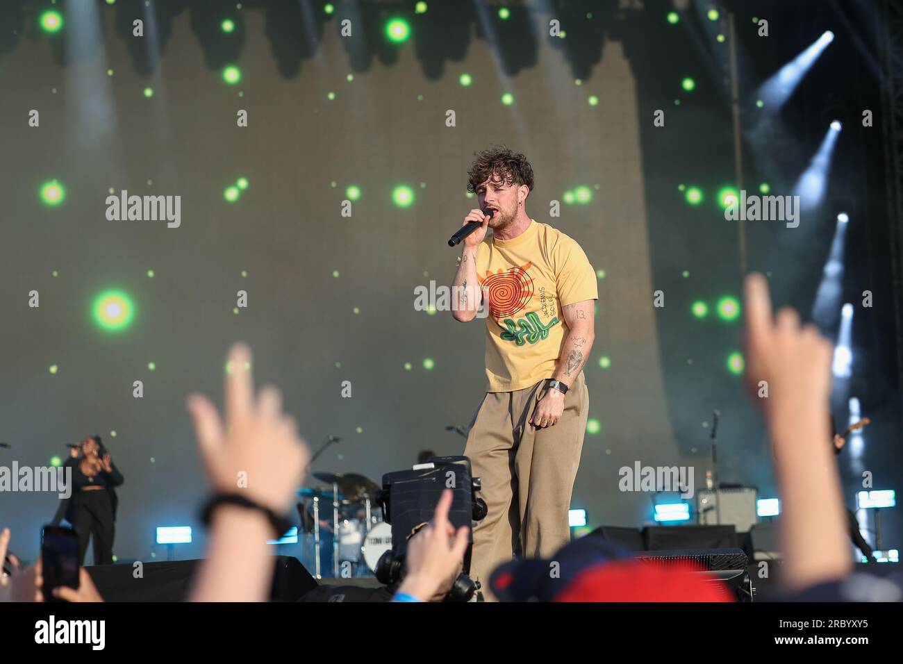 Tom Grennan, the performer and artist sings and performs live for the ...