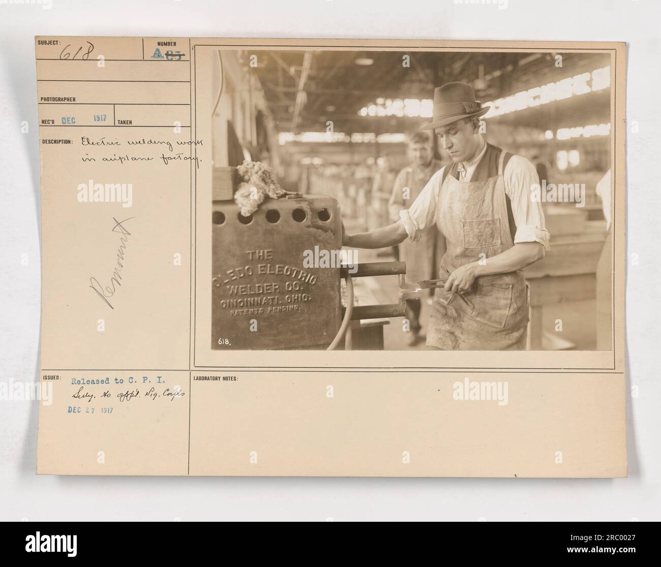 Aircraft manufacturing techniques hi-res stock photography and images ...