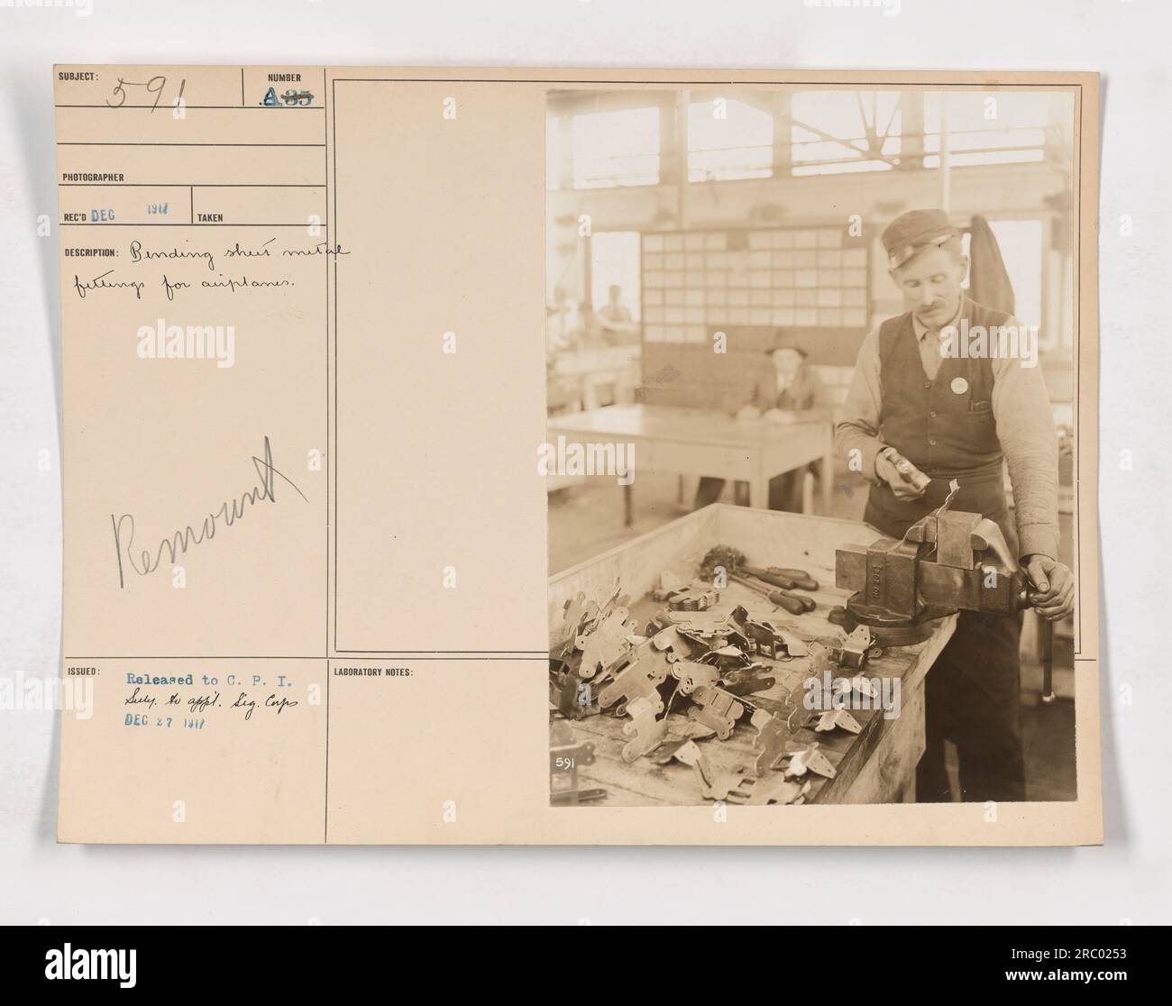 Bending sheet metal fittings hi-res stock photography and images - Alamy