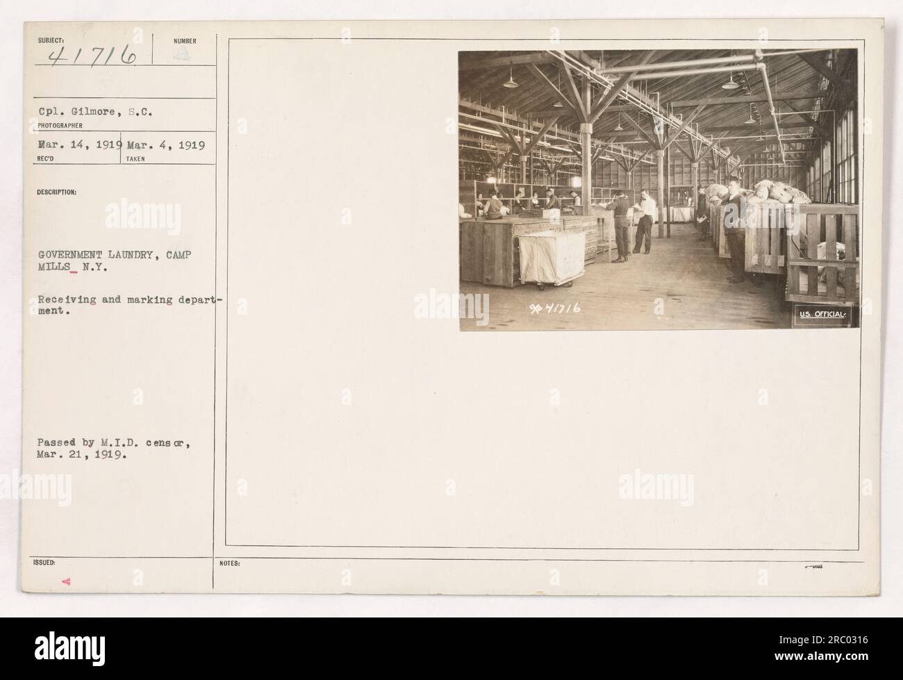 Soldiers at a government laundry in Camp Mills, New York marking and ...