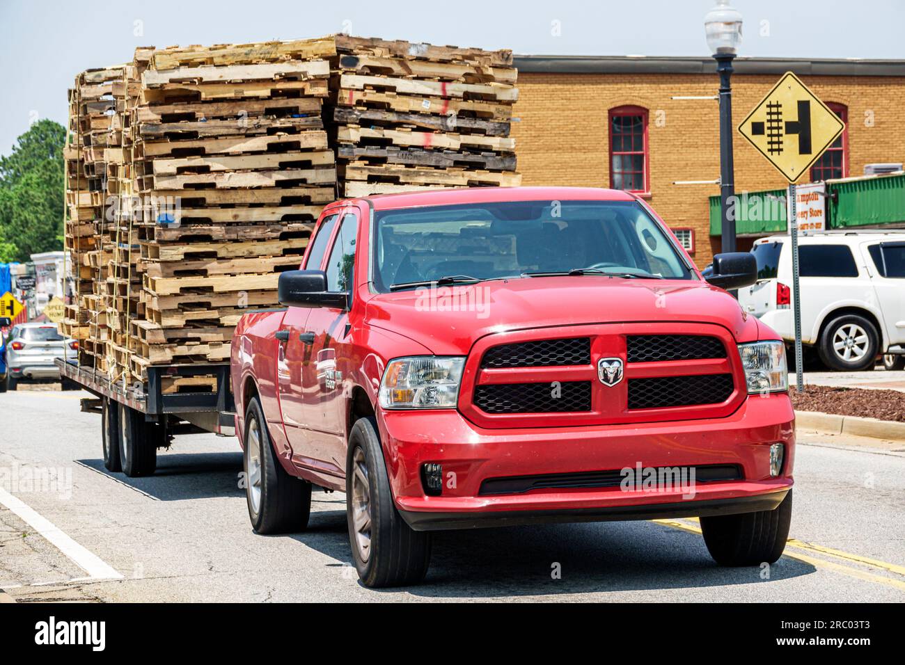 Pallets stacked hi-res stock photography and images - Alamy