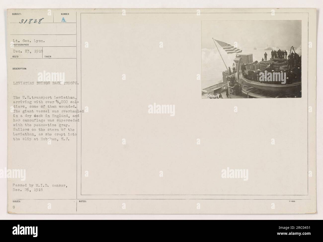 "Navy sailors on the stern of the U.S. transport Leviathan, as it ...