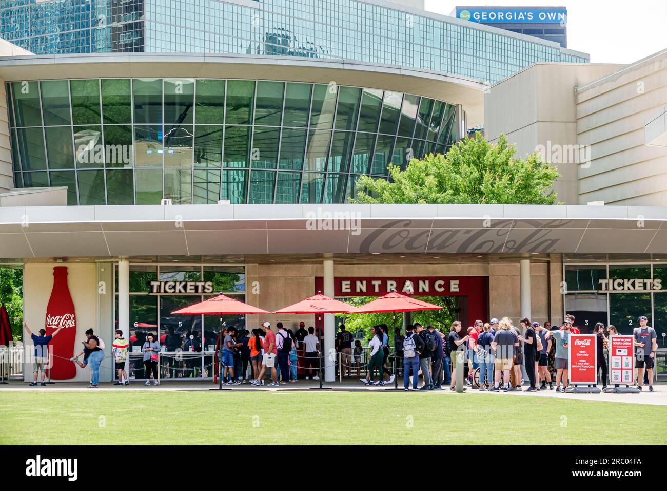 World of coca cola atlanta exterior hi-res stock photography and images ...