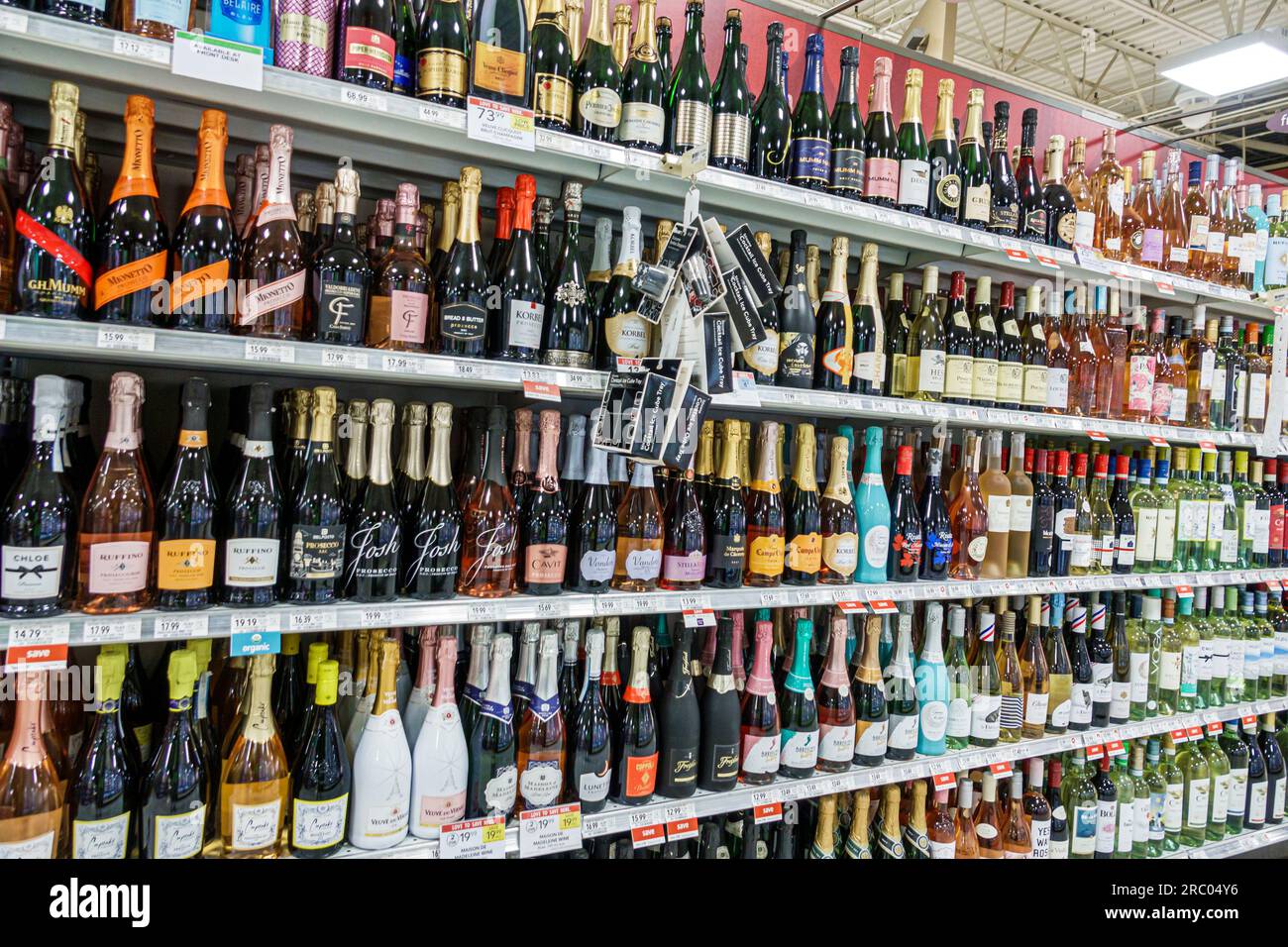 Alcoholic drinks on shelves supermarket hi-res stock photography and ...