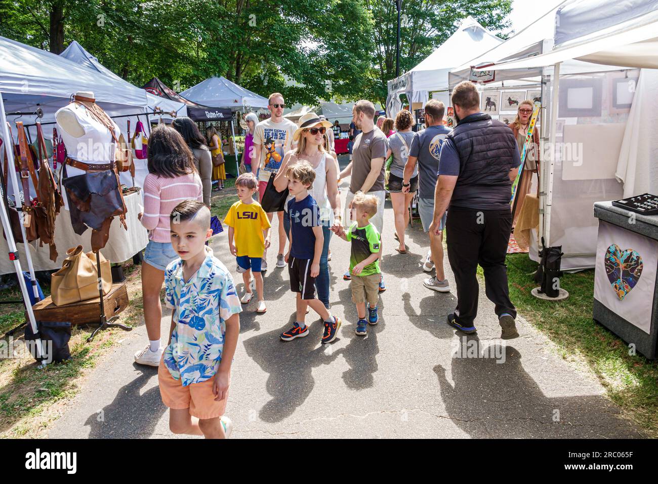 Tents booths vendors stalls hi-res stock photography and images - Alamy