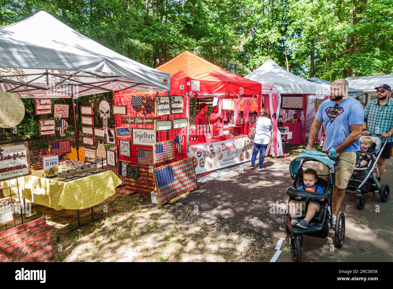 Tents booths vendors stalls hi-res stock photography and images - Alamy