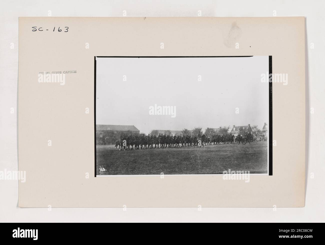 Soldiers at Washington Barracks participating in military training ...