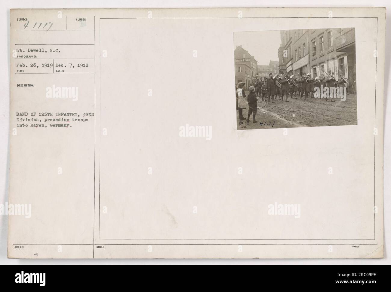 Soldiers from the 125th Infantry, 32nd Division, entering Mayen ...