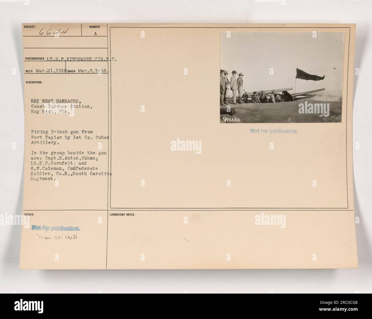 Firing 3 inch gun hi-res stock photography and images - Alamy