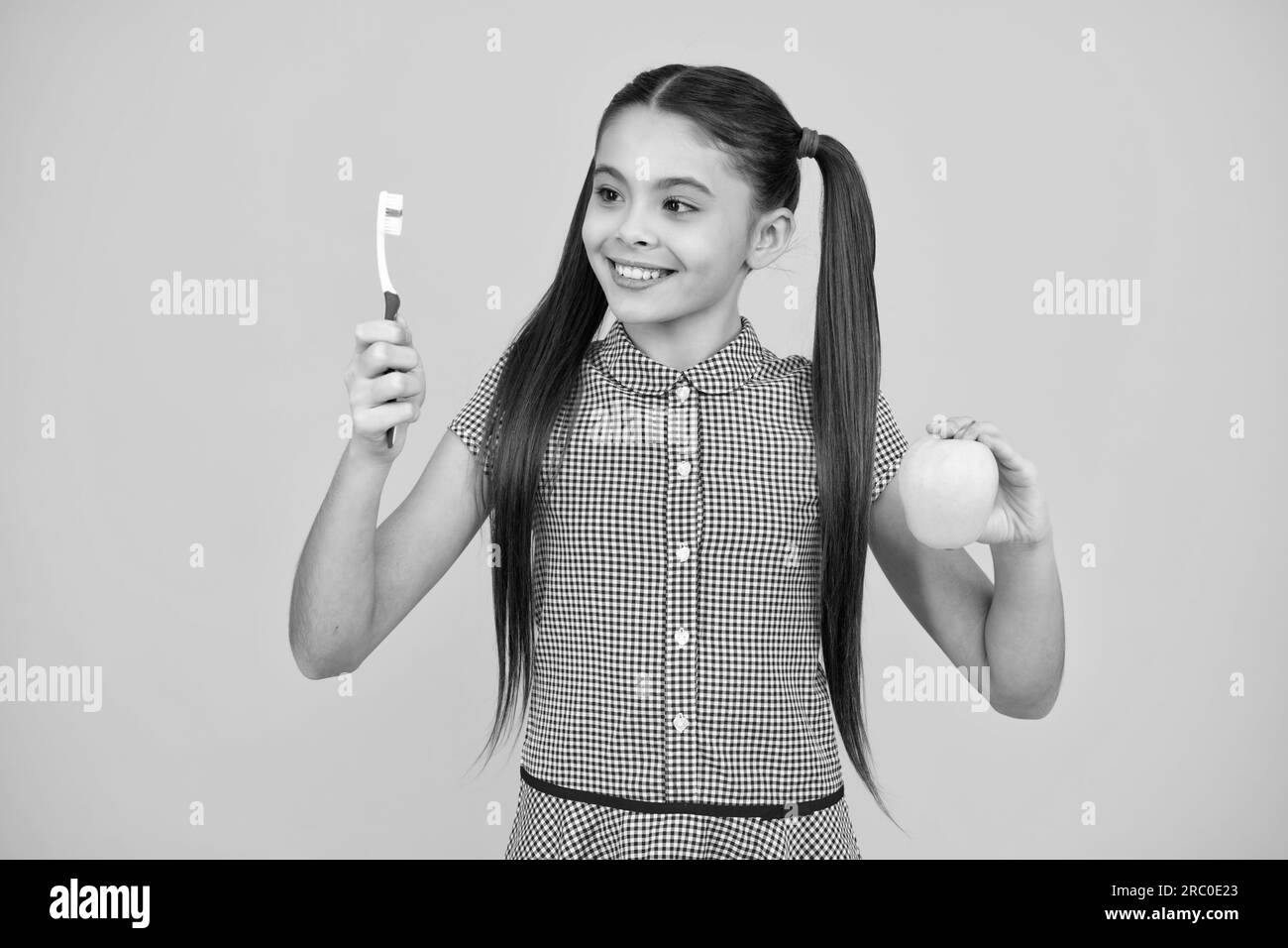 Girl cleaning teeth. Kid brushing teeth with brush. Dental hygiene ...