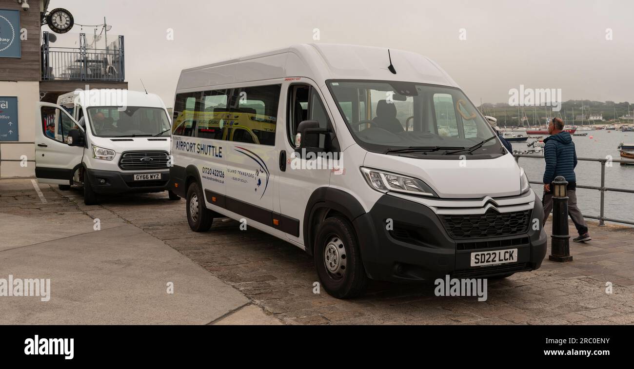 St marys scilly bus hi-res stock photography and images - Alamy
