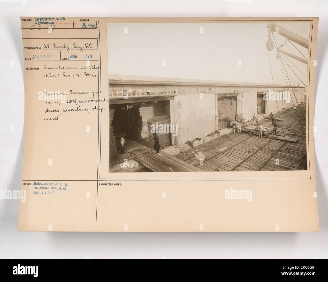 Portable houses for war hi-res stock photography and images - Alamy