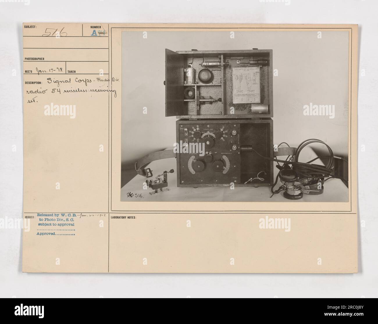 Radio 54 wireless receiving set hi-res stock photography and images - Alamy