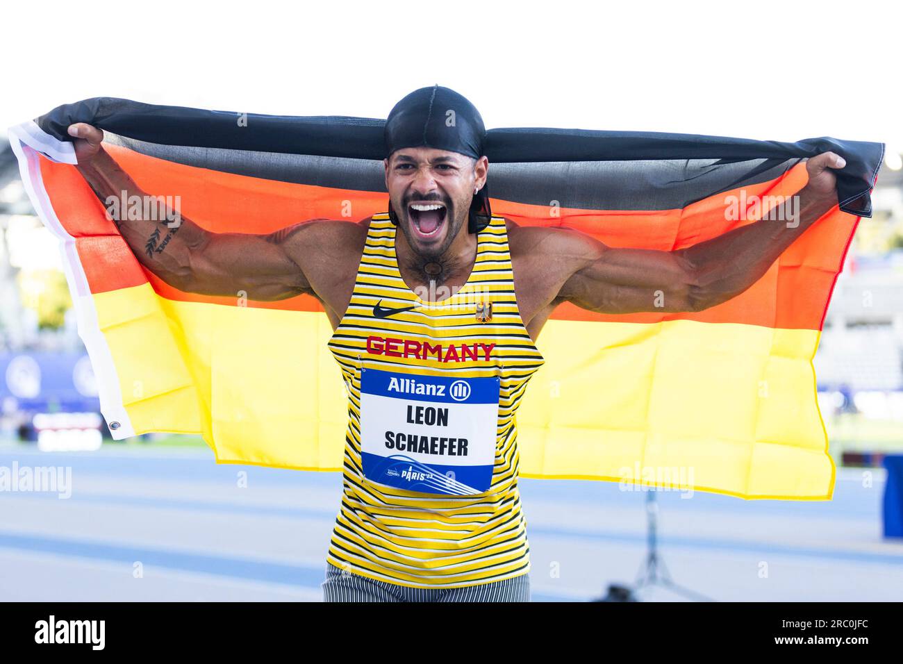 Paris, 10.07.23: Leon Schaefer of germany celebrates a new world record ...