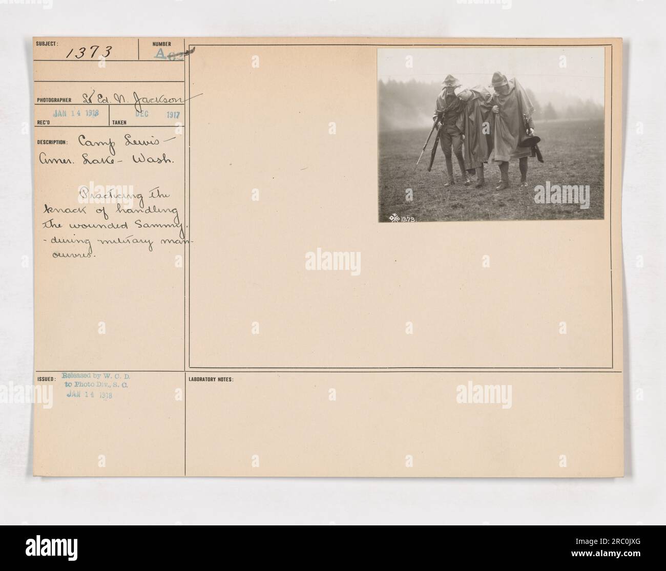 Soldiers at Camp Lewis, American Lake, WA, are seen practicing how to ...