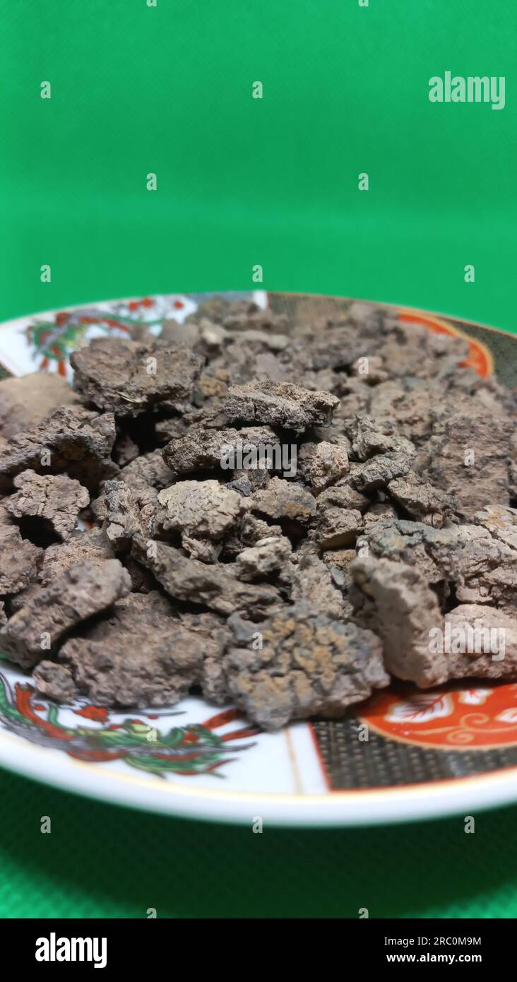 Homemade Ghassoul, Rhassoul Moroccan natural clay, used by body care ...