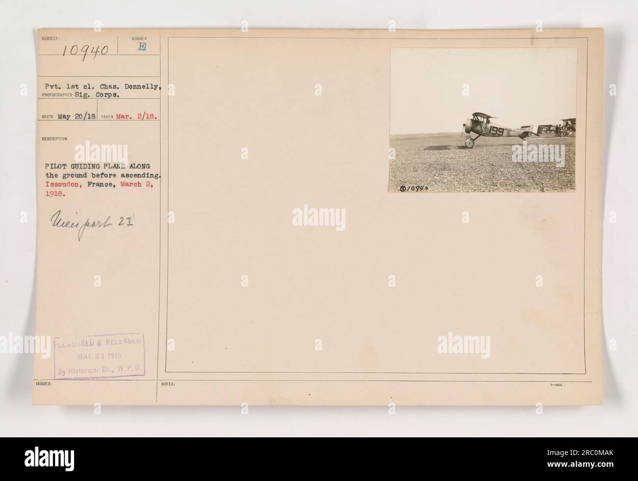 Plane guiding hi-res stock photography and images - Alamy