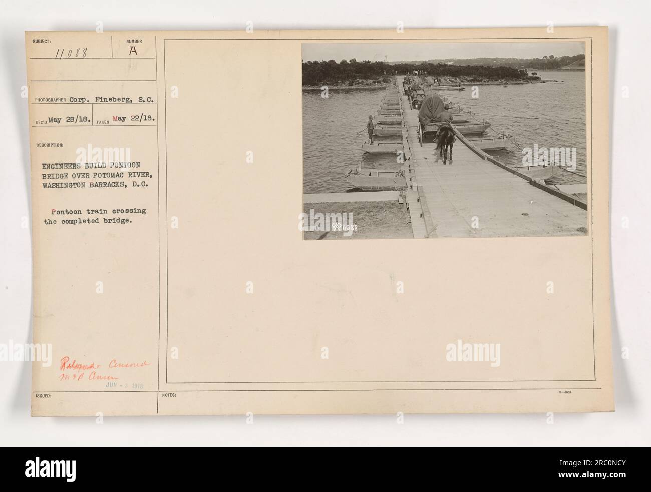 Engineers constructing a pontoon bridge over the Potomac River at ...