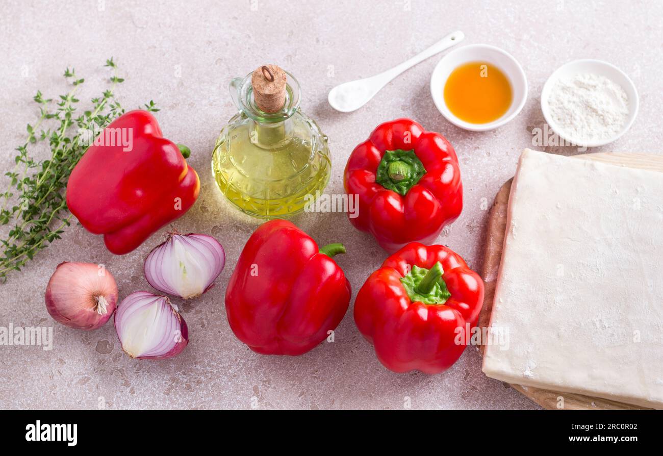 Ingredients: red sweet pepper, red onion, puff pastry, olive oil, honey ...